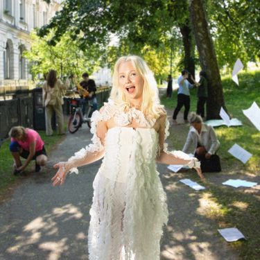 Klara Almström - Hoppas du mår bra (Single) - Reviews - Album of The Year